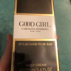 Carolina Herrera | Bath & Body | Nib Carolina Herrera Good Girl Body ...